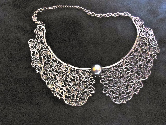 Pearl Collar Necklace