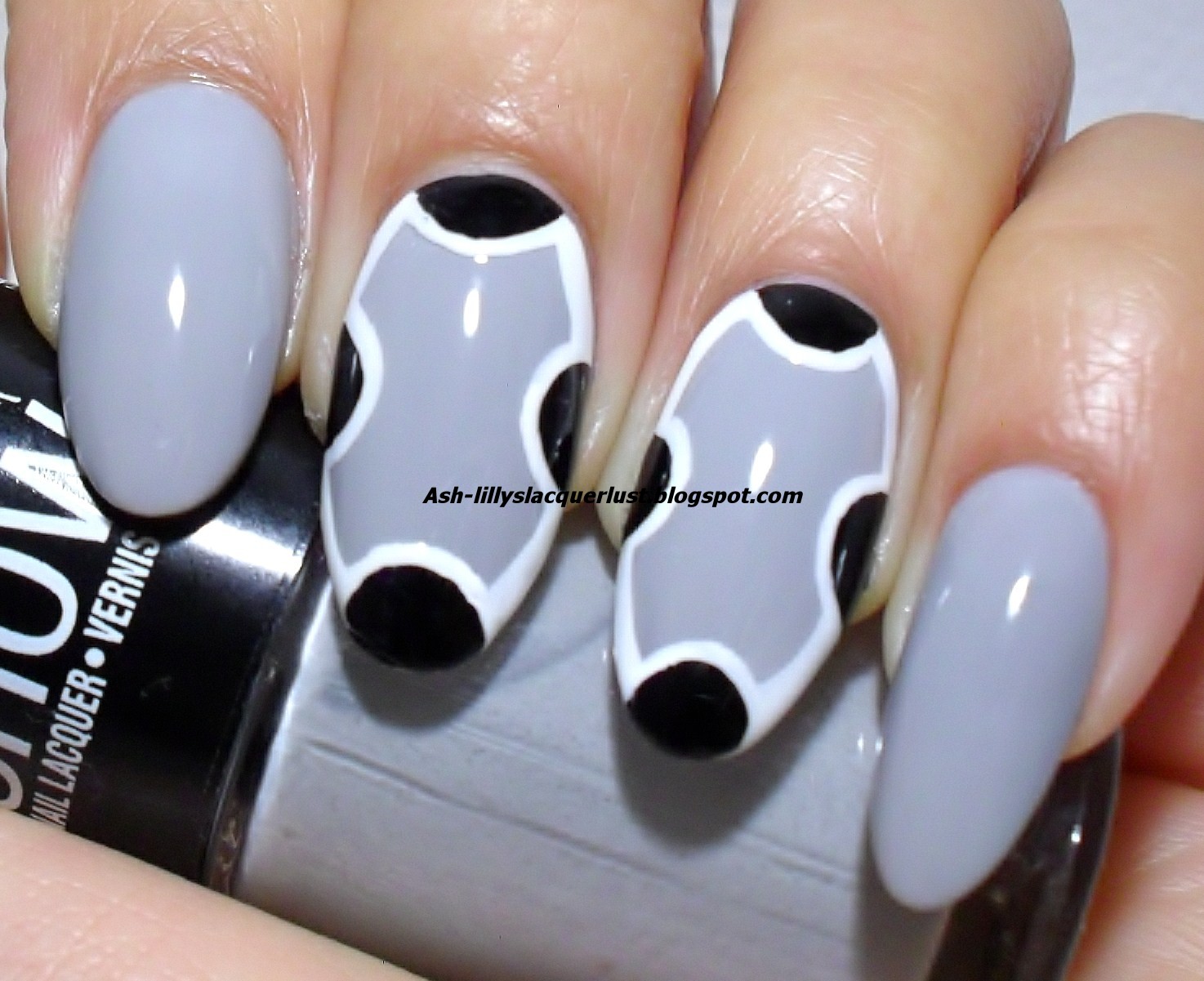 47 Amazing Retro Nail Designs